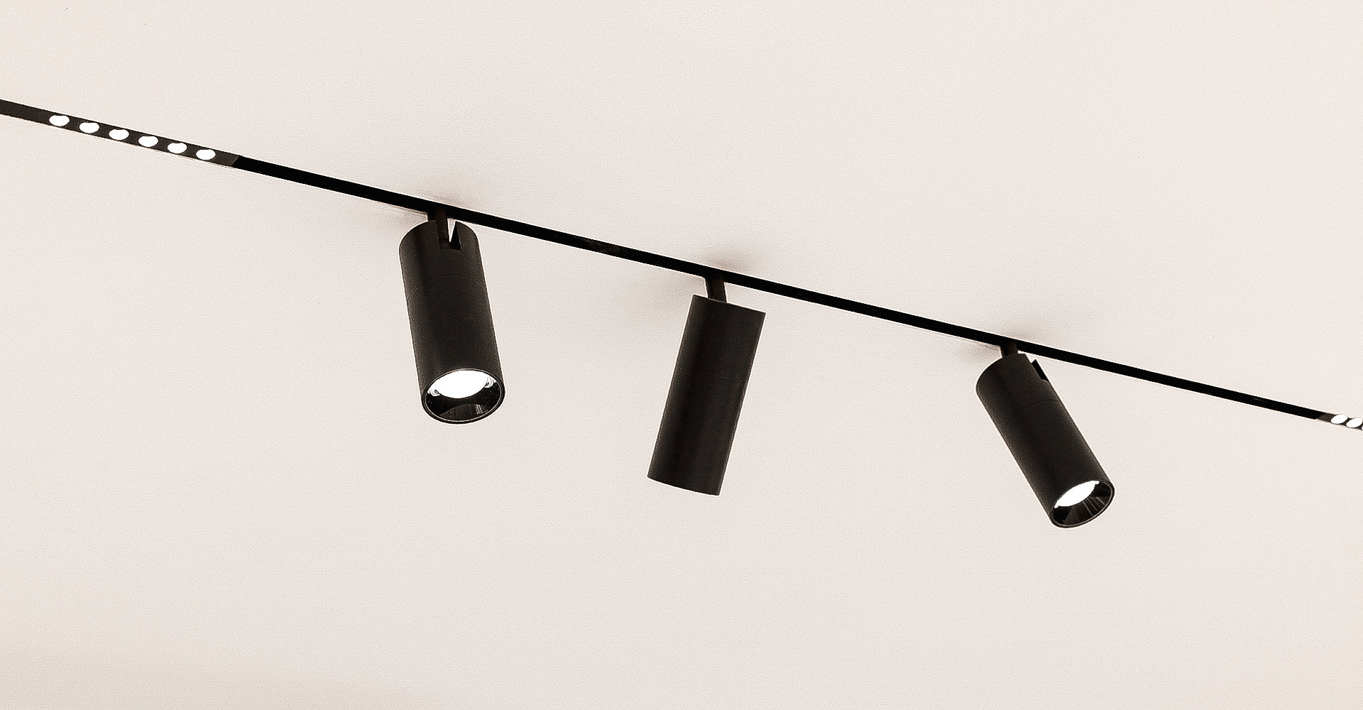 Lamptitude โคมไฟ หลอดไฟ led โคมไฟเพดาน โคมไฟตั้งโต๊ะ โคมไฟระย้า ไฟดาวน์ไลท์