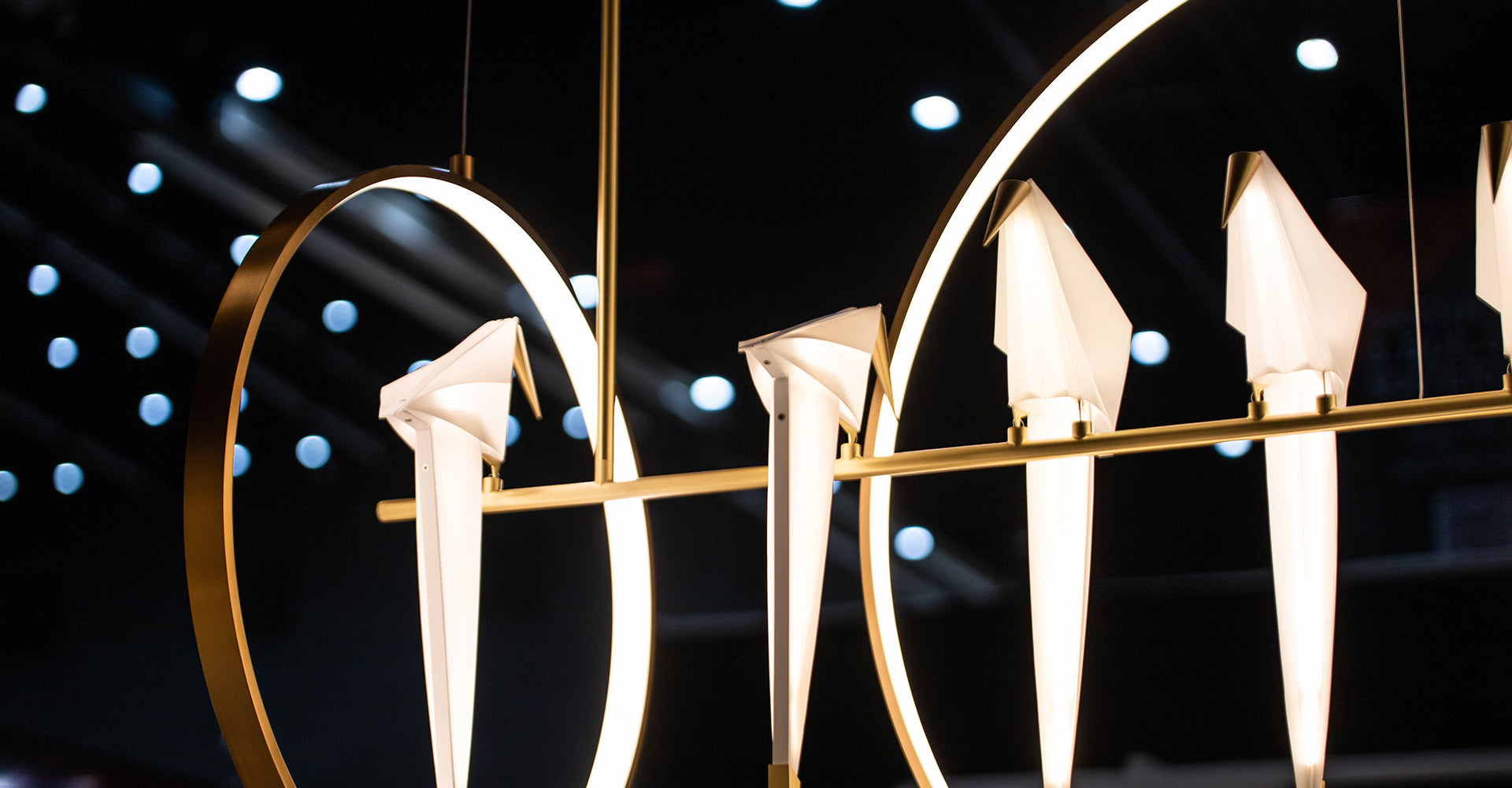 Lamptitude โคมไฟ หลอดไฟ led โคมไฟเพดาน โคมไฟตั้งโต๊ะ โคมไฟระย้า ไฟดาวน์ไลท์